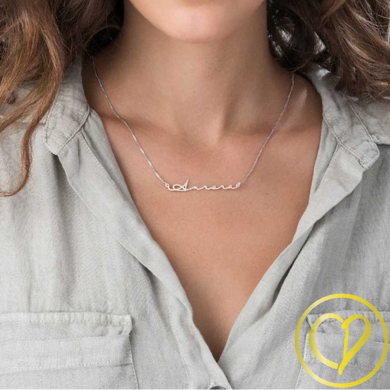 Collier prénom personnalisé élégant avec une chaîne vénitienne